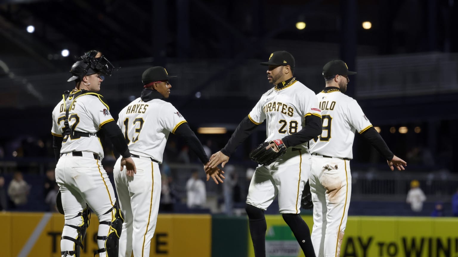 Chase Shugart secures the win | 04/16/2025 | Pittsburgh Pirates