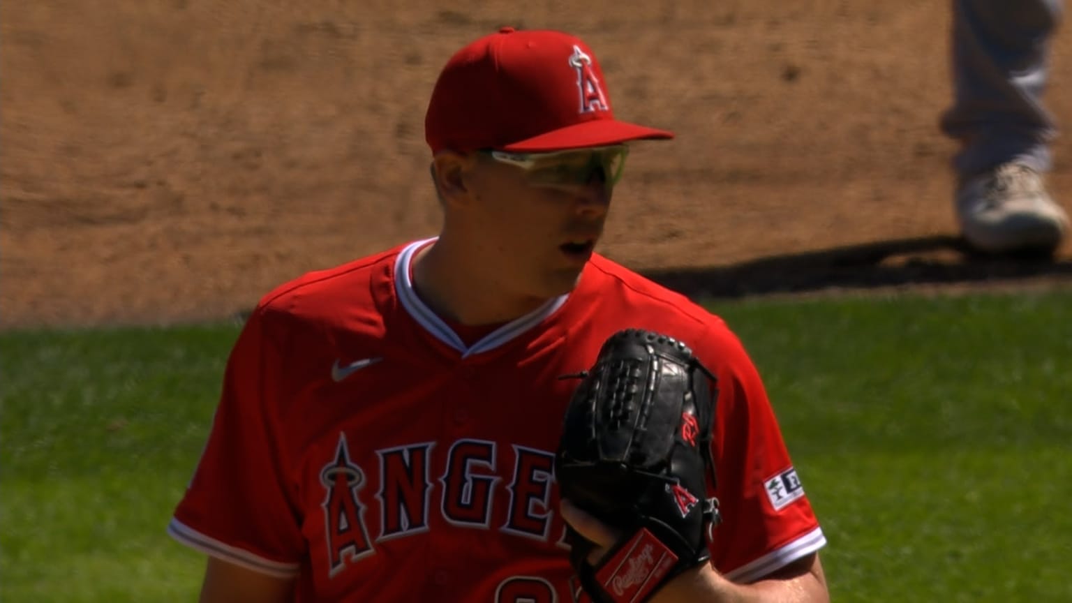 Ryan Johnson escapes bases-loaded jam | 04/26/2025 | Los Angeles Angels