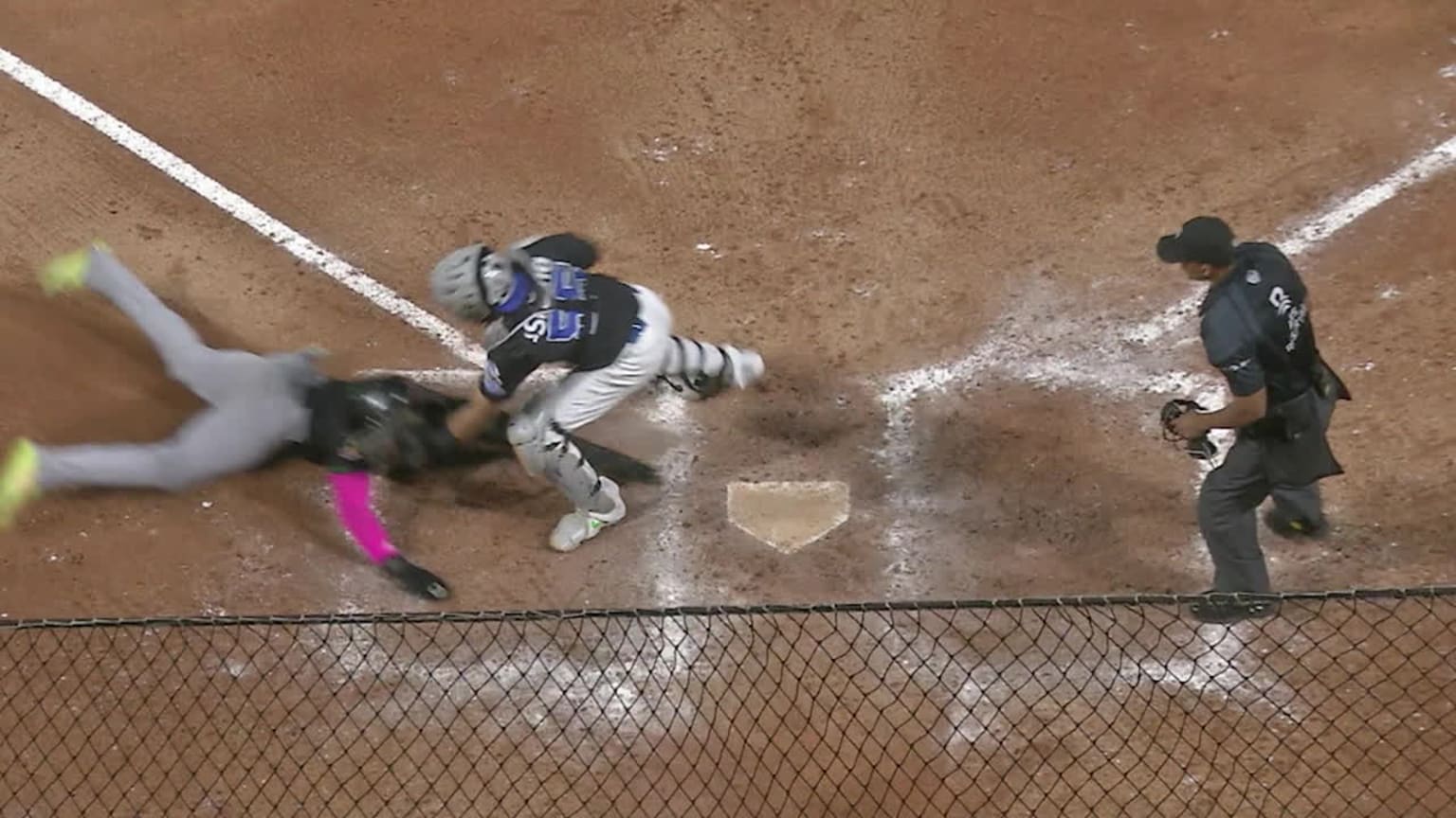 Michael De La Cruz nabs Miker Adolfo at home in 9th | 01/26/2024 | MLB.com