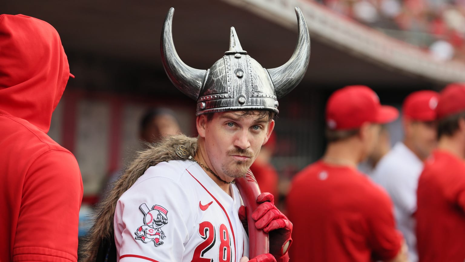Reds celebrate home runs with a Viking costume | 06/25/2023 ...