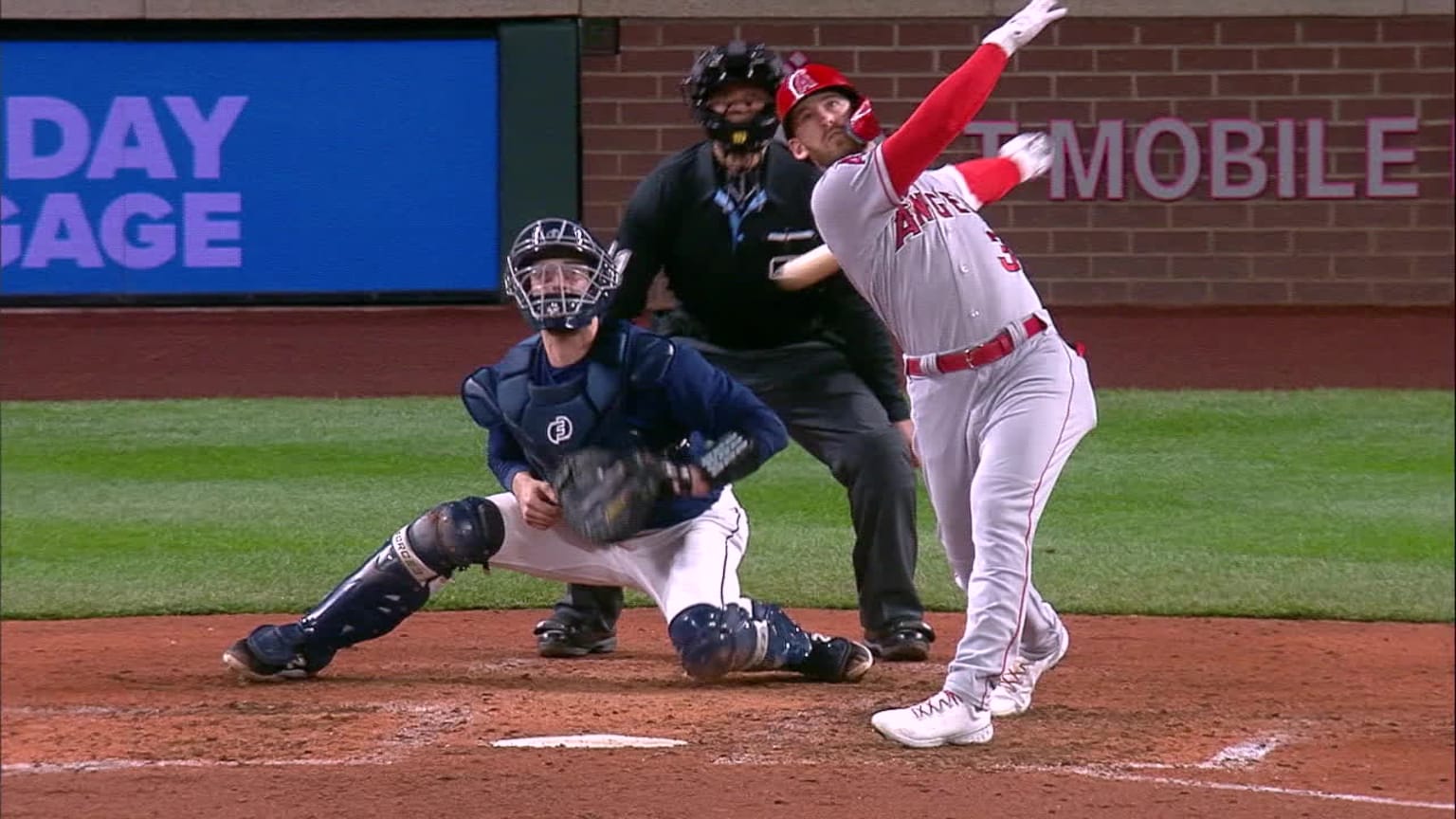 Taylor Ward crushes a two-run home run to center | 04/03/2023 | Los ...