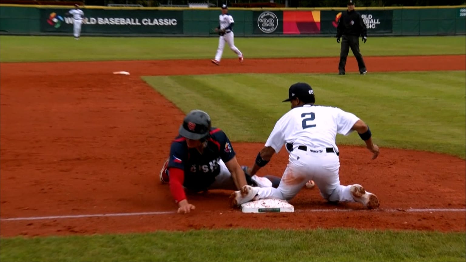 Ivan Acuna catches Marek Chlup stealing third base | 09/18/2022 | MLB.com