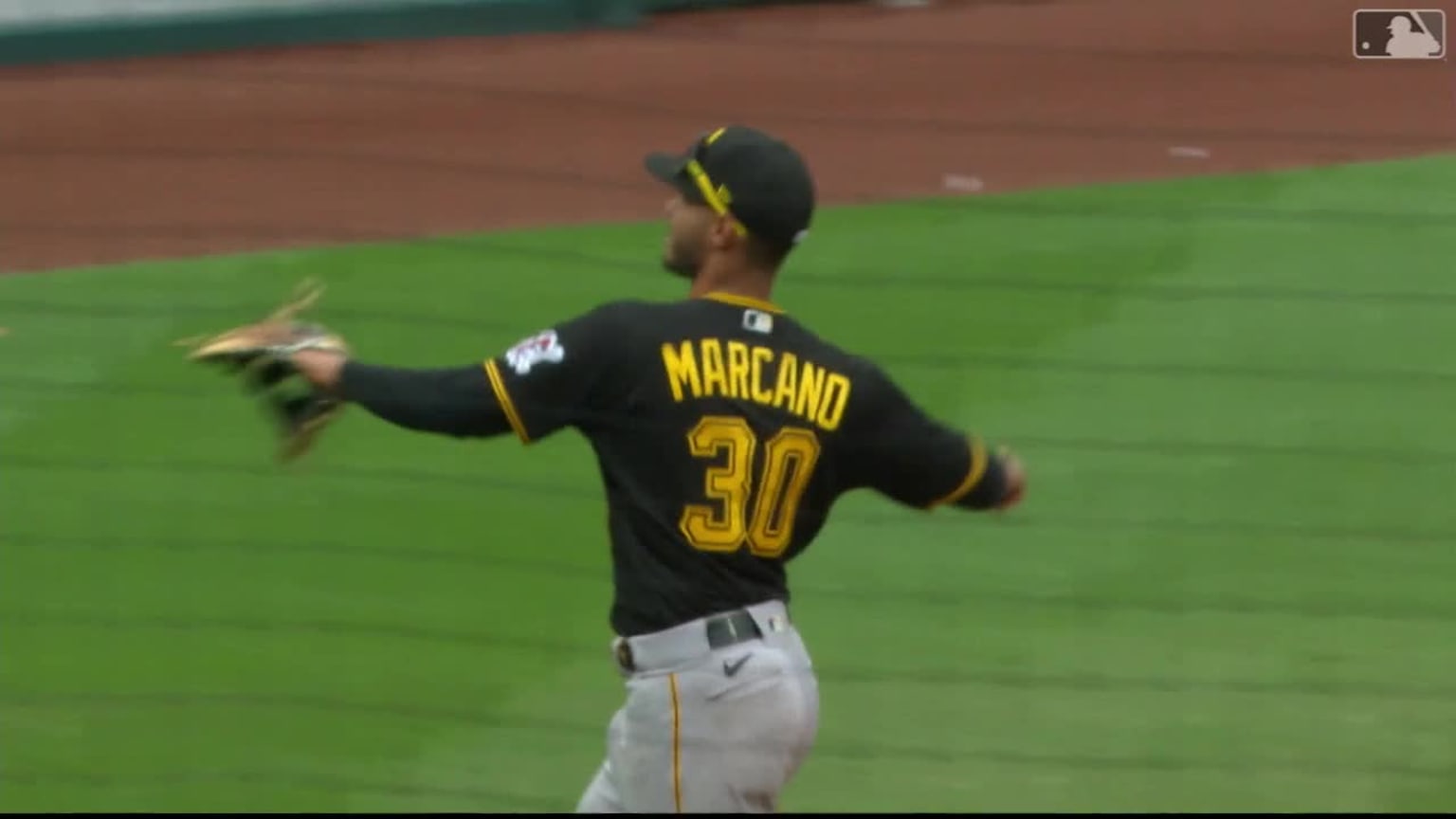 Marcano stretches to get Donovan out at second | 04/16/2023 ...