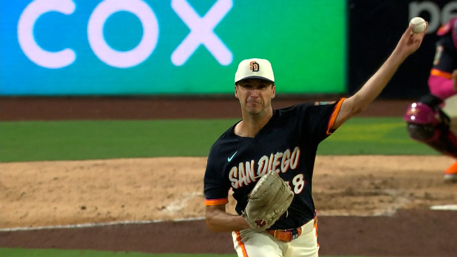 Kyle Hart picks off Jordan Beck at second base | 04/10/2026 | San Diego ...