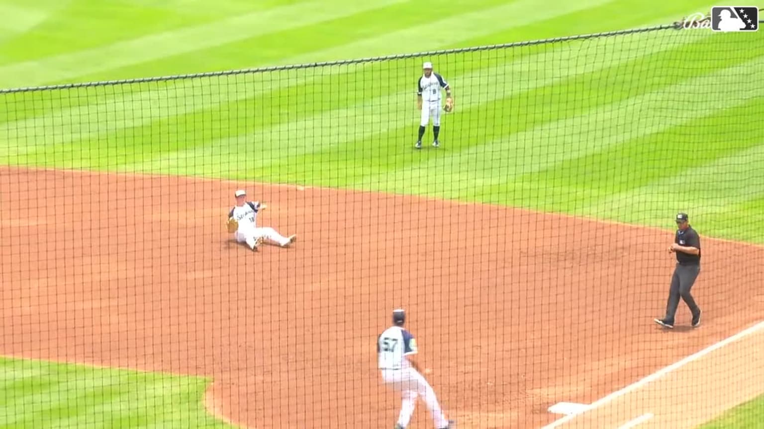 Connor Capel's impressive defensive play | 06/01/2025 | MLB.com