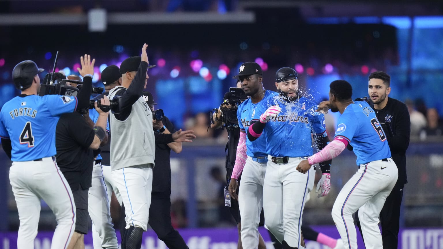 Emmanuel Rivera's walk-off single | 05/12/2024 | Miami Marlins