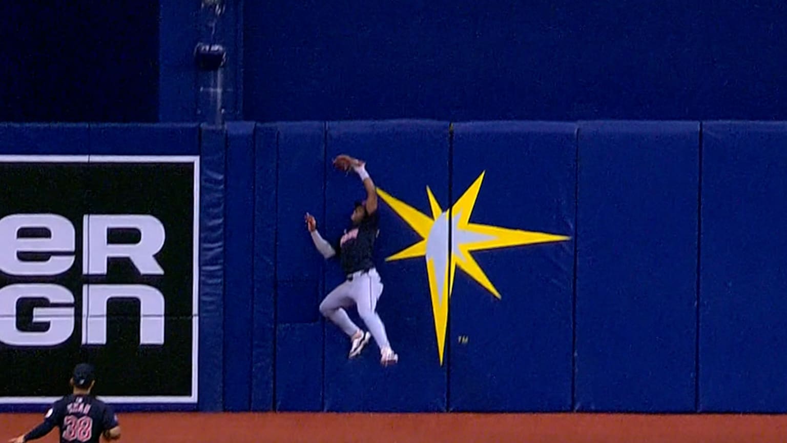 Angel Martínez's leaping catch at the wall | 07/14/2024 | Cleveland ...