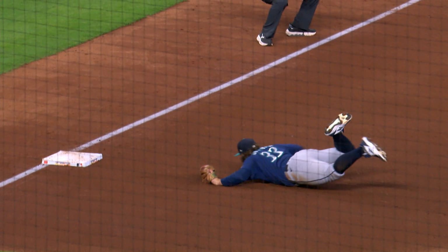 Brendan Donovan's diving stop | 05/11/2026 | Seattle Mariners