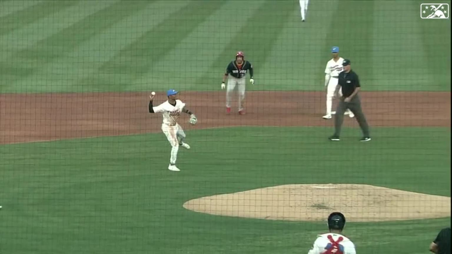 Kyren Paris makes a slick barehanded play | 05/26/2023 | MLB.com