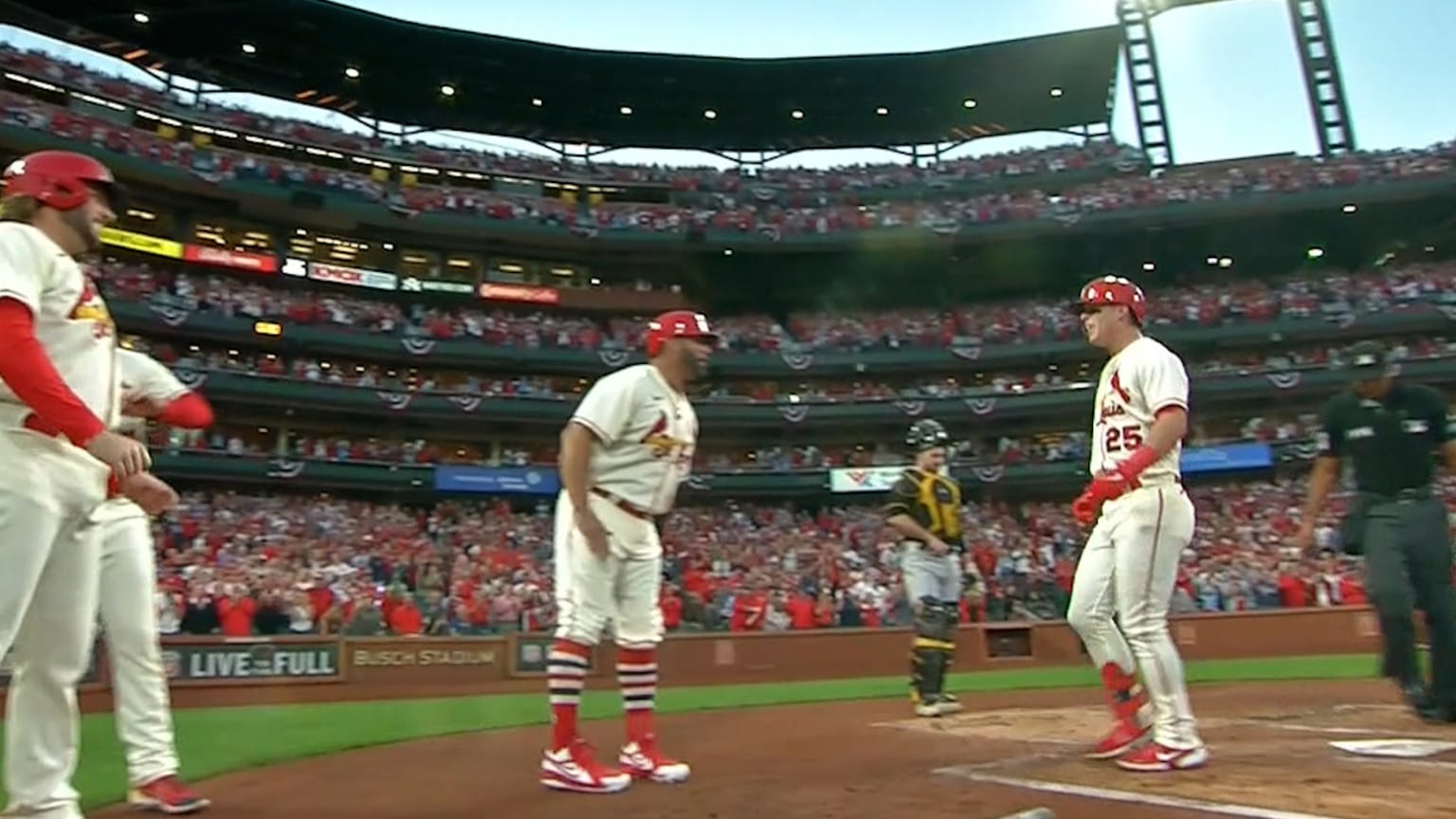 The Cardinals score six runs in the first inning | 10/01/2022 | St ...