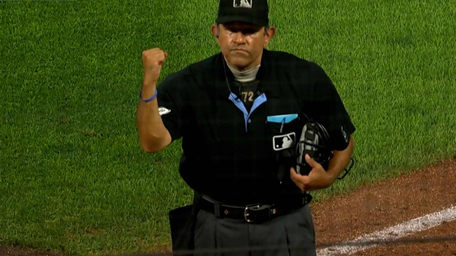 Louie Varland wins race to first after review | 07/29/2025 | Toronto ...