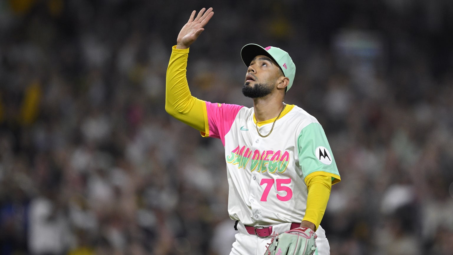 Robert Suarez, Braves agree to three-year deal | 12/11/2025 | MLB.com