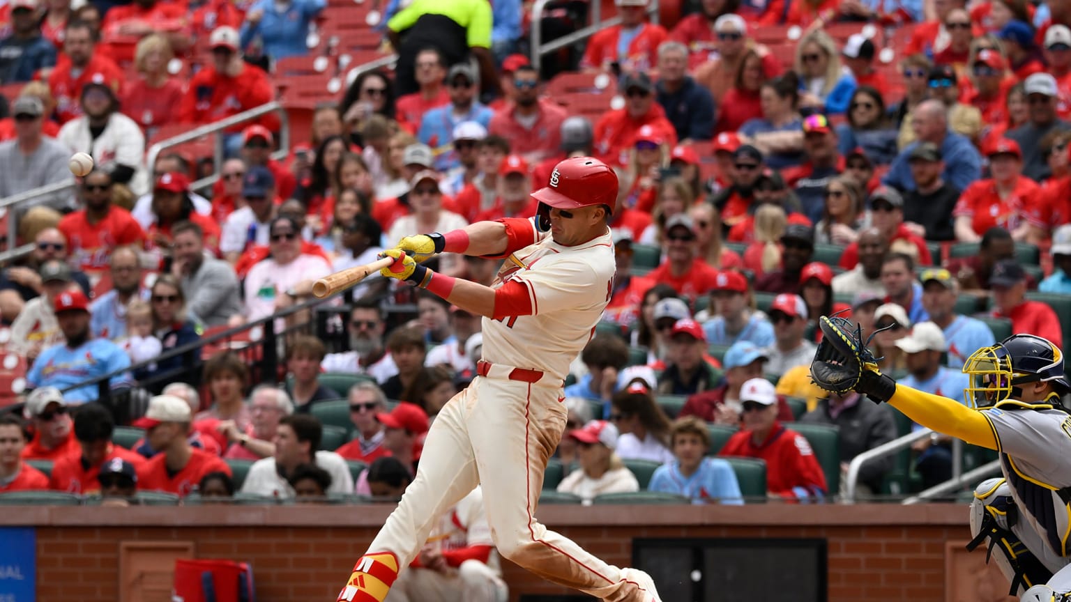 Lars Nootbaar's RBI ground-rule double | 04/26/2025 | MLB.com
