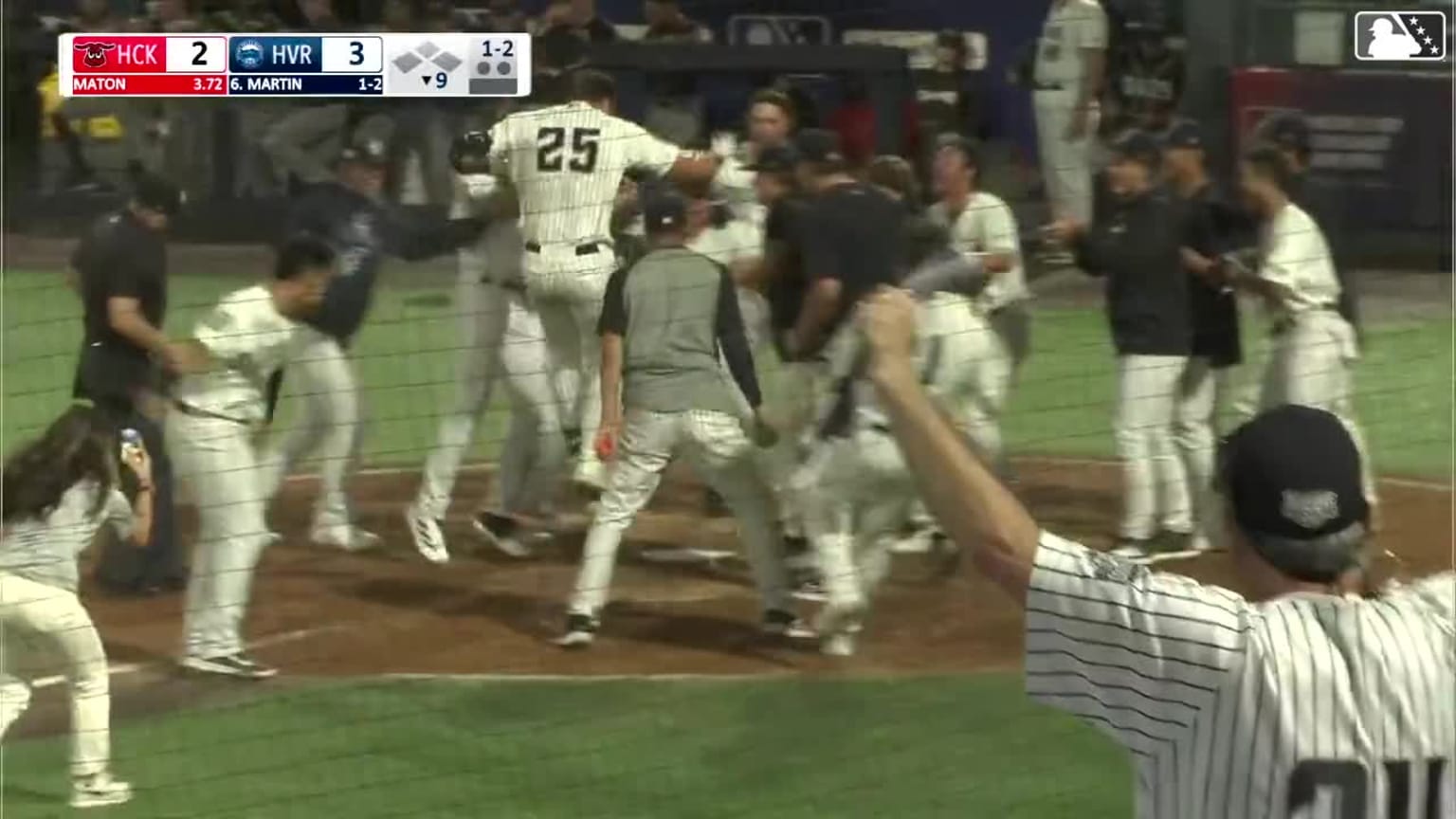 Garrett Martin's walkoff homer | 08/17/2024 | New York Yankees