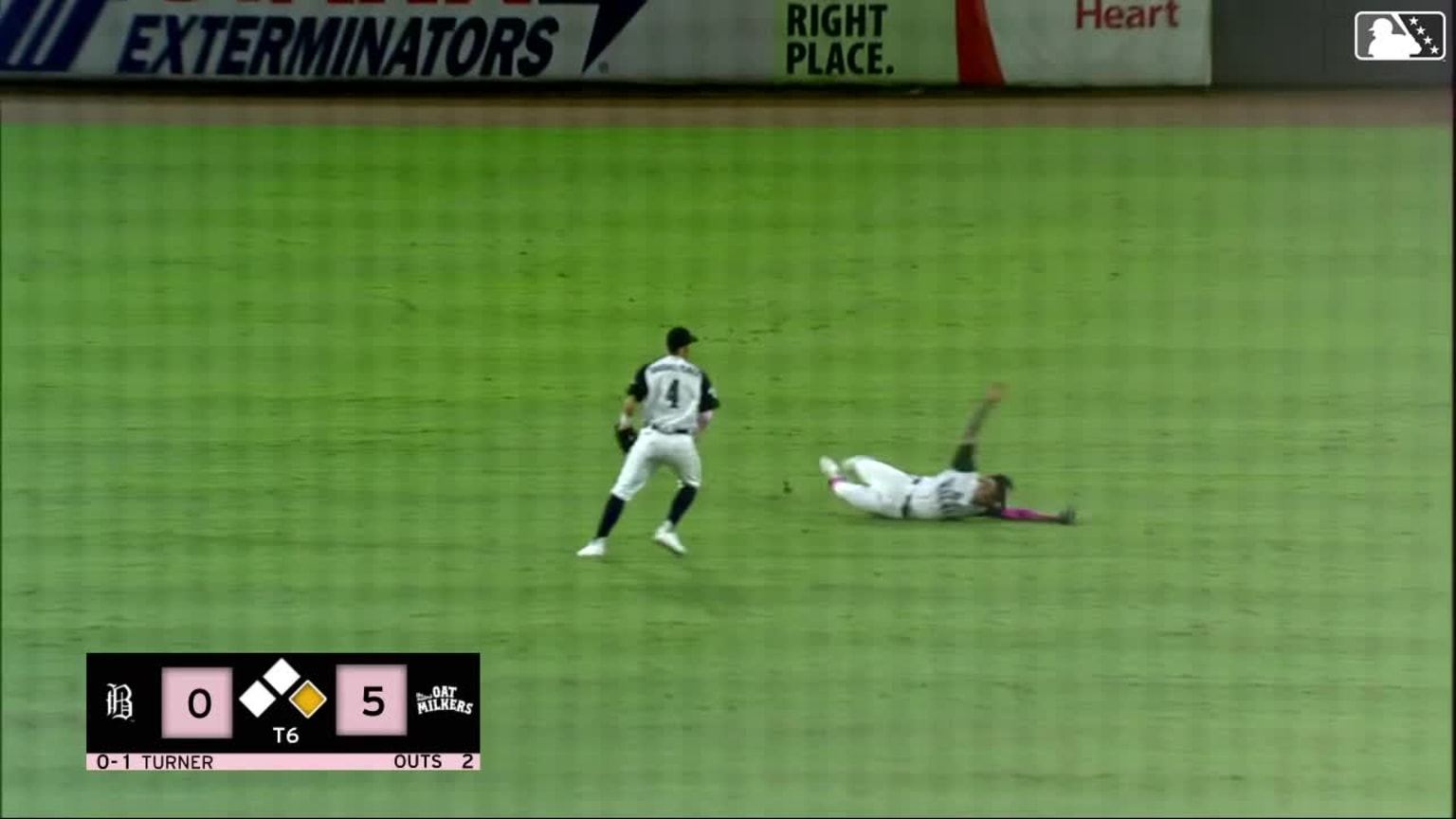 Braves outfielder Justin Dean's sliding grab | 07/10/2024 | MLB.com