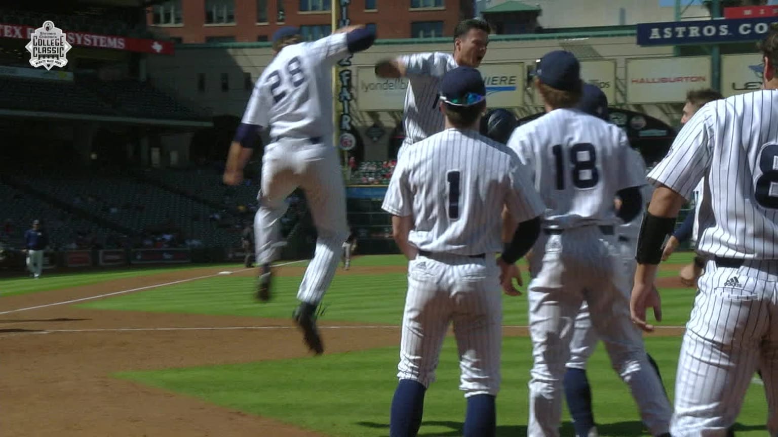 Jack Riedel powers a go-ahead homer to right field | 03/03/2023 ...