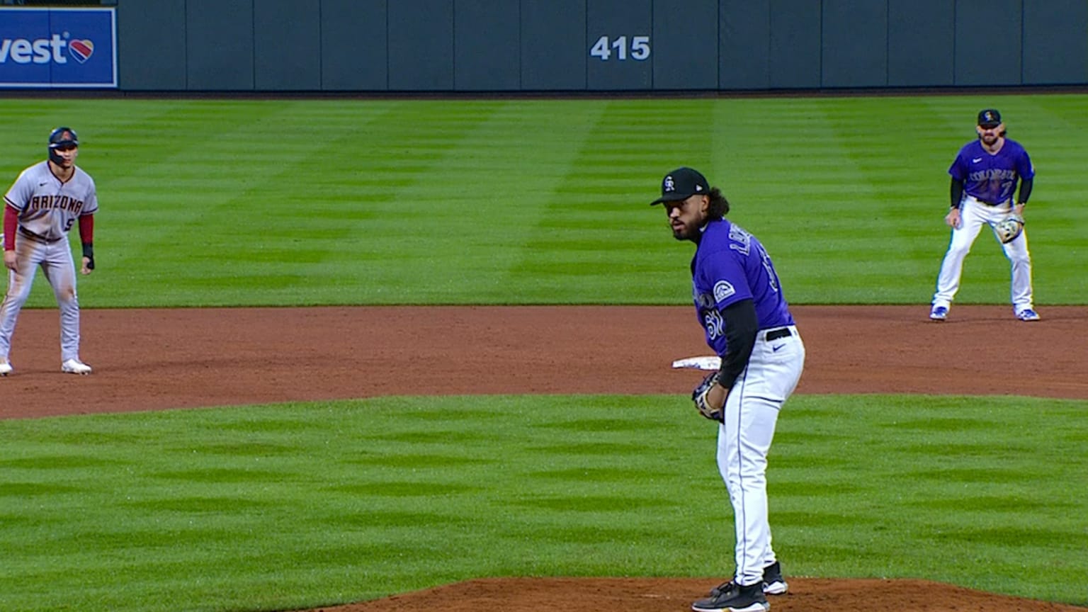 Justin Lawrence induces a DP to end the 6th inning | 09/10/2022 ...