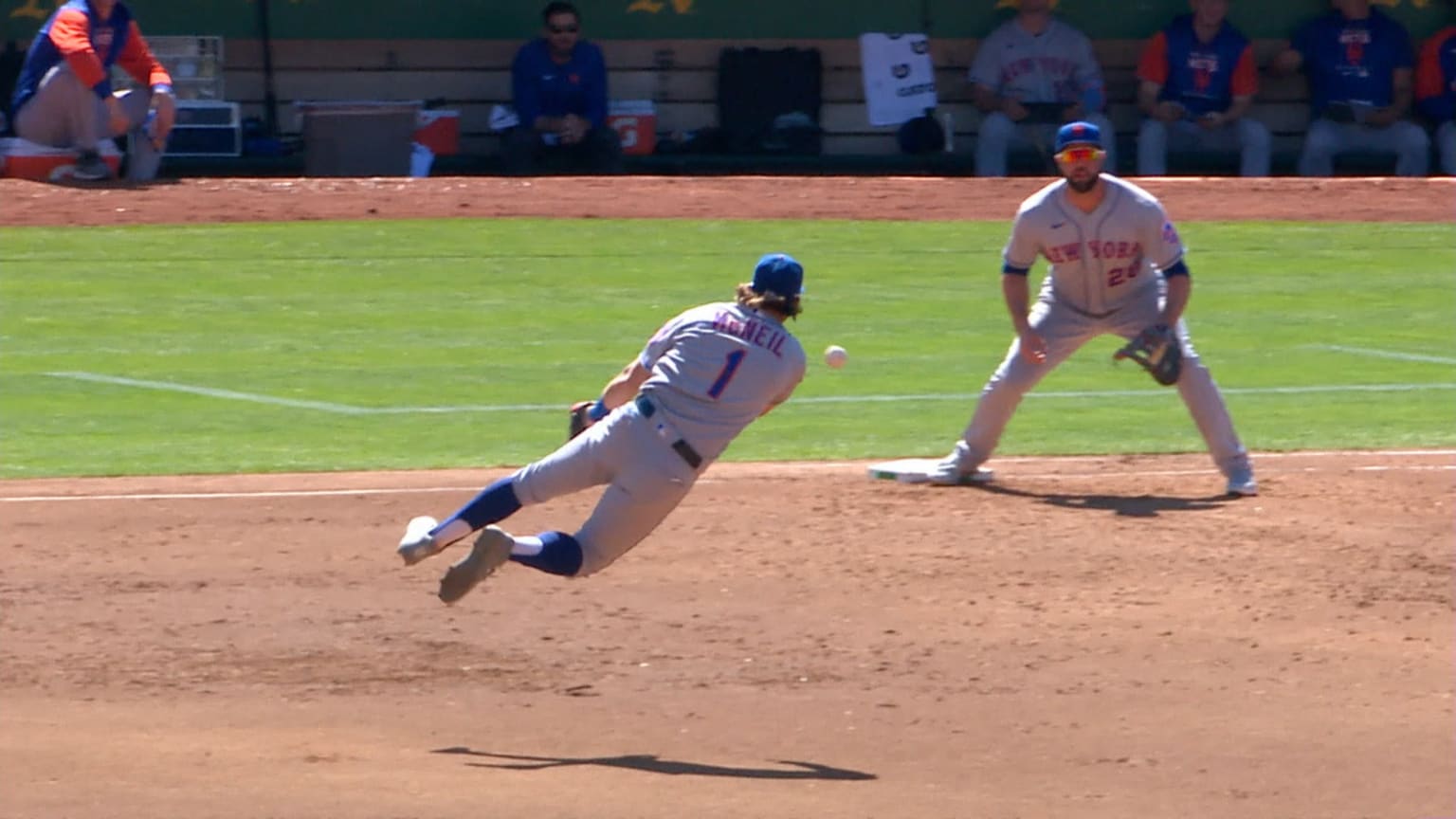 Jeff McNeil makes an awesome stop at second base | 09/25/2022 | San ...