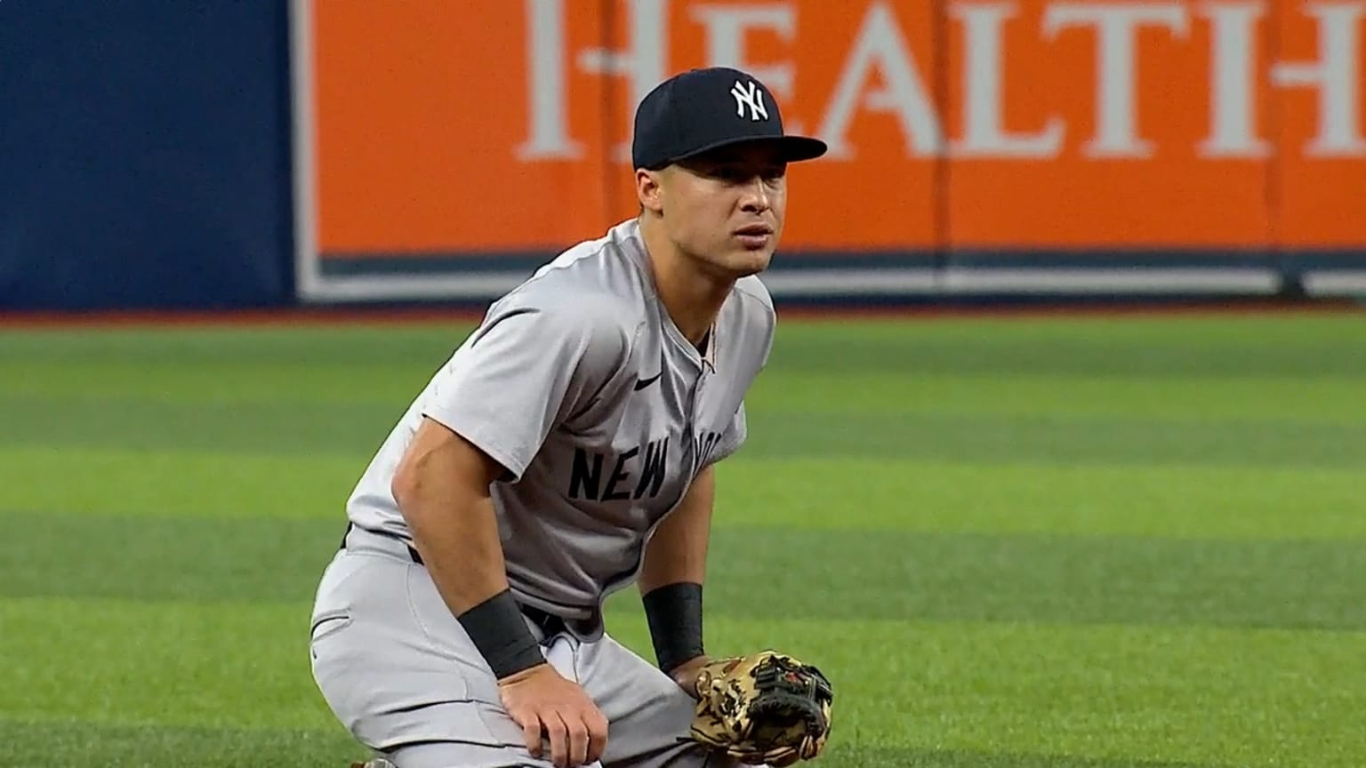 Anthony Volpe's sliding play | 05/10/2024 | New York Yankees