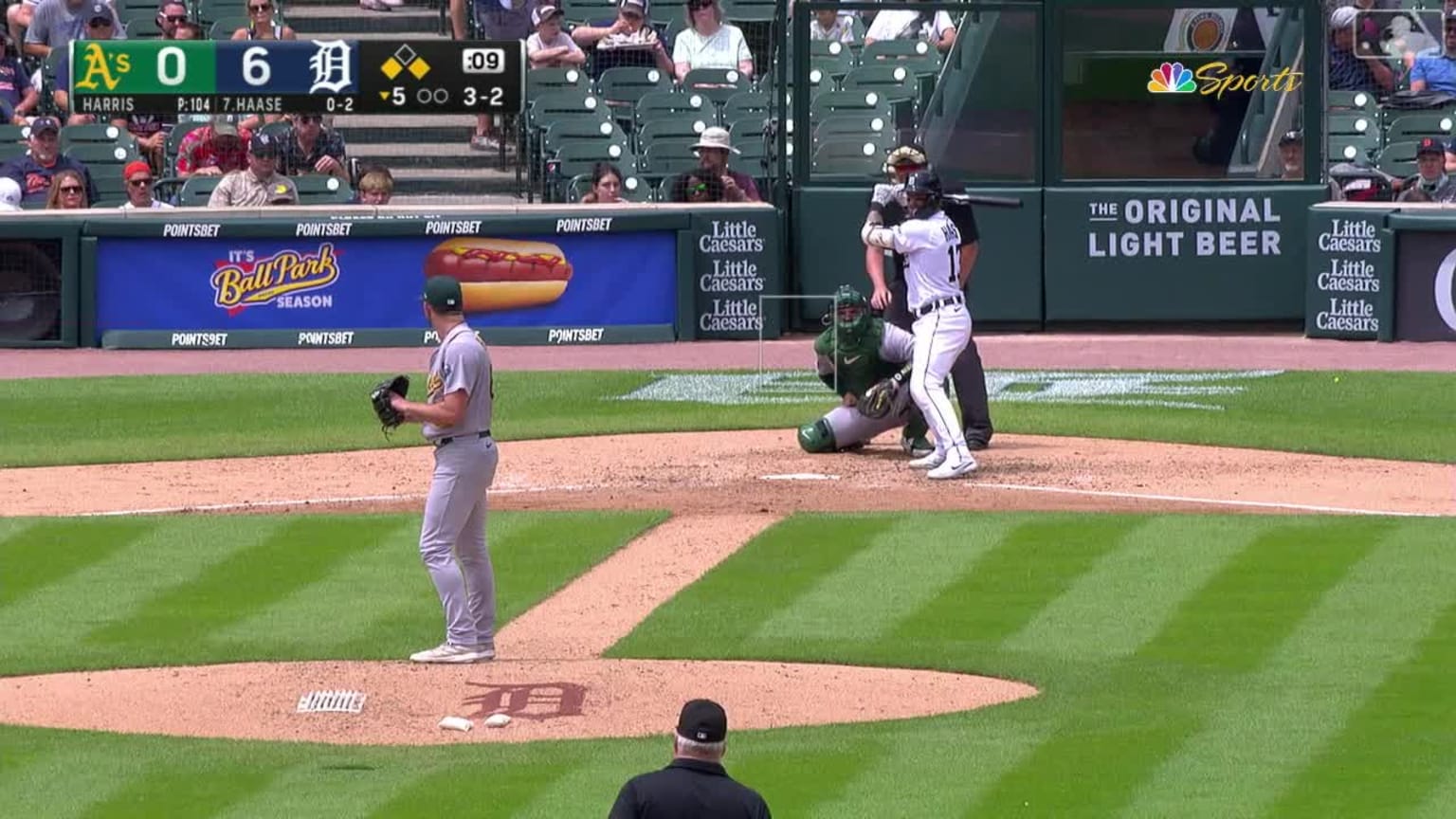 Tyler Wade makes a diving stop to start a double play | 07/06/2023 ...