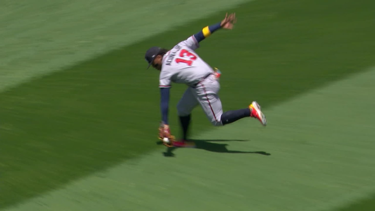 Ronald Acuña Jr. makes a running catch in right field | 05/31/2023 ...