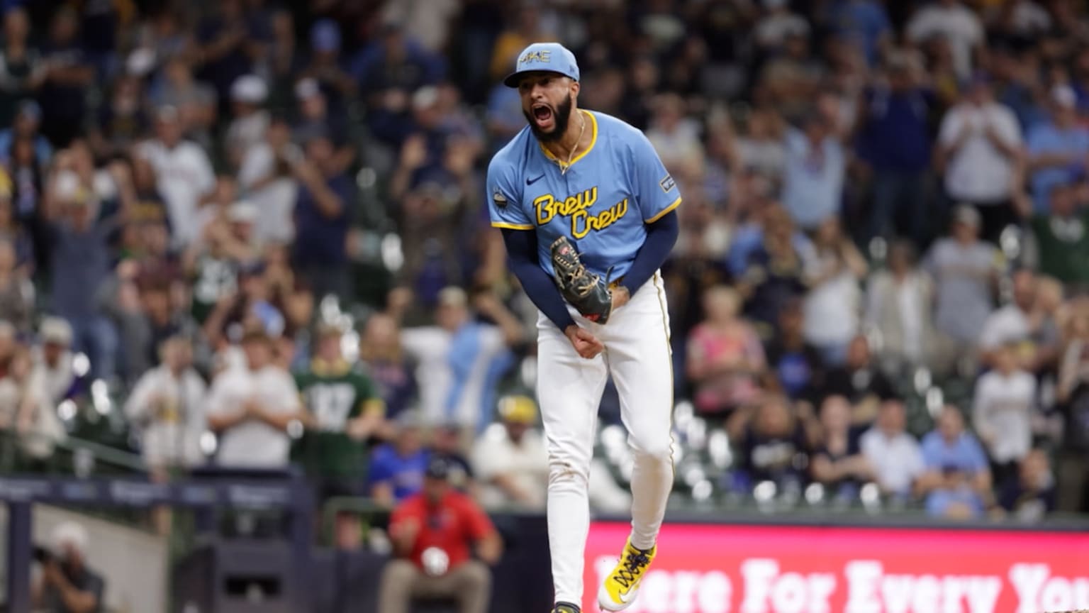 Aaron Boone and Brian Cashman on Devin Williams | 12/18/2024 | MLB.com