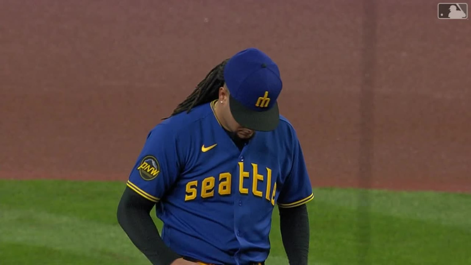 Luis Castillo strikes out five Astros batters | 05/05/2023 | Seattle ...