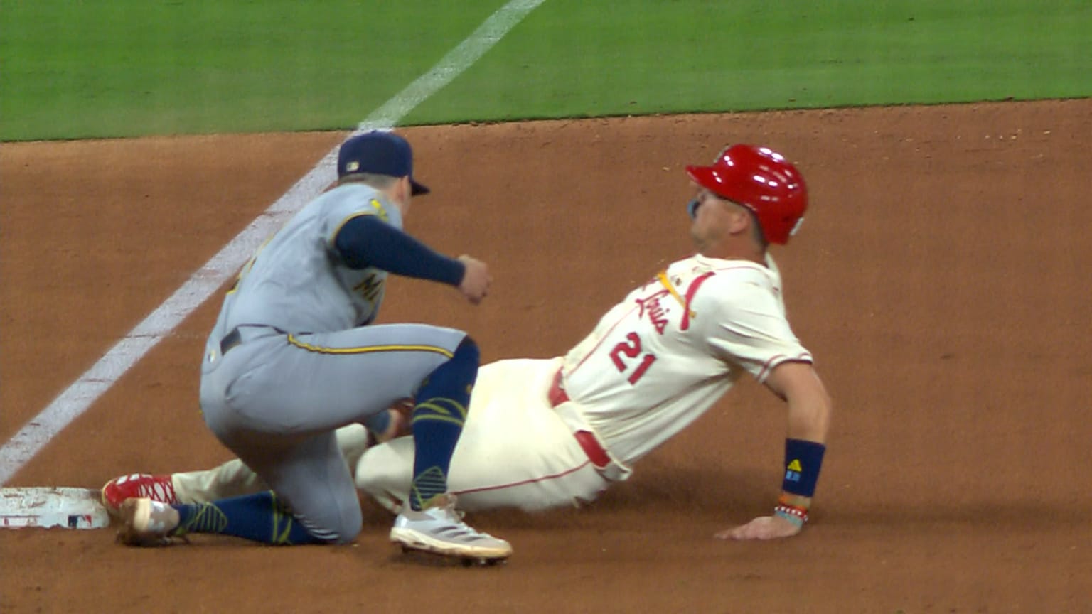 Jared Koenig coaxes a double play | 09/20/2025 | Milwaukee Brewers