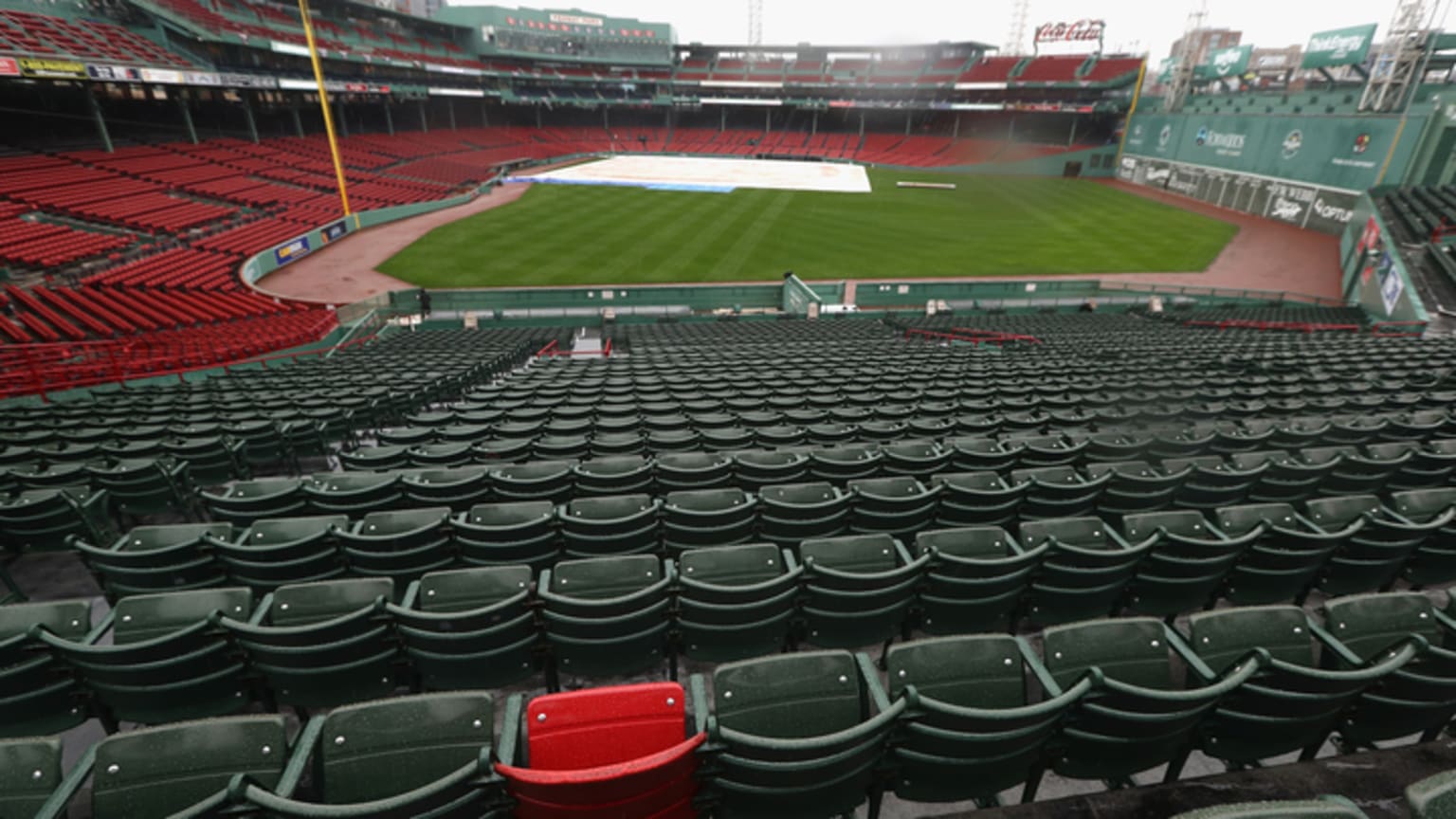 Can anyone reach Ted Williams' red seat at Fenway? | 23/04/2024 | Los ...