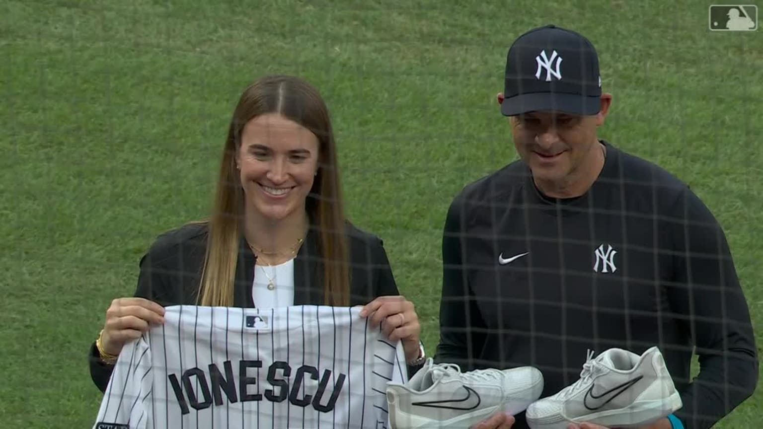 Sabrina Ionescu throws out the first pitch | 07/26/2023 | New York Yankees
