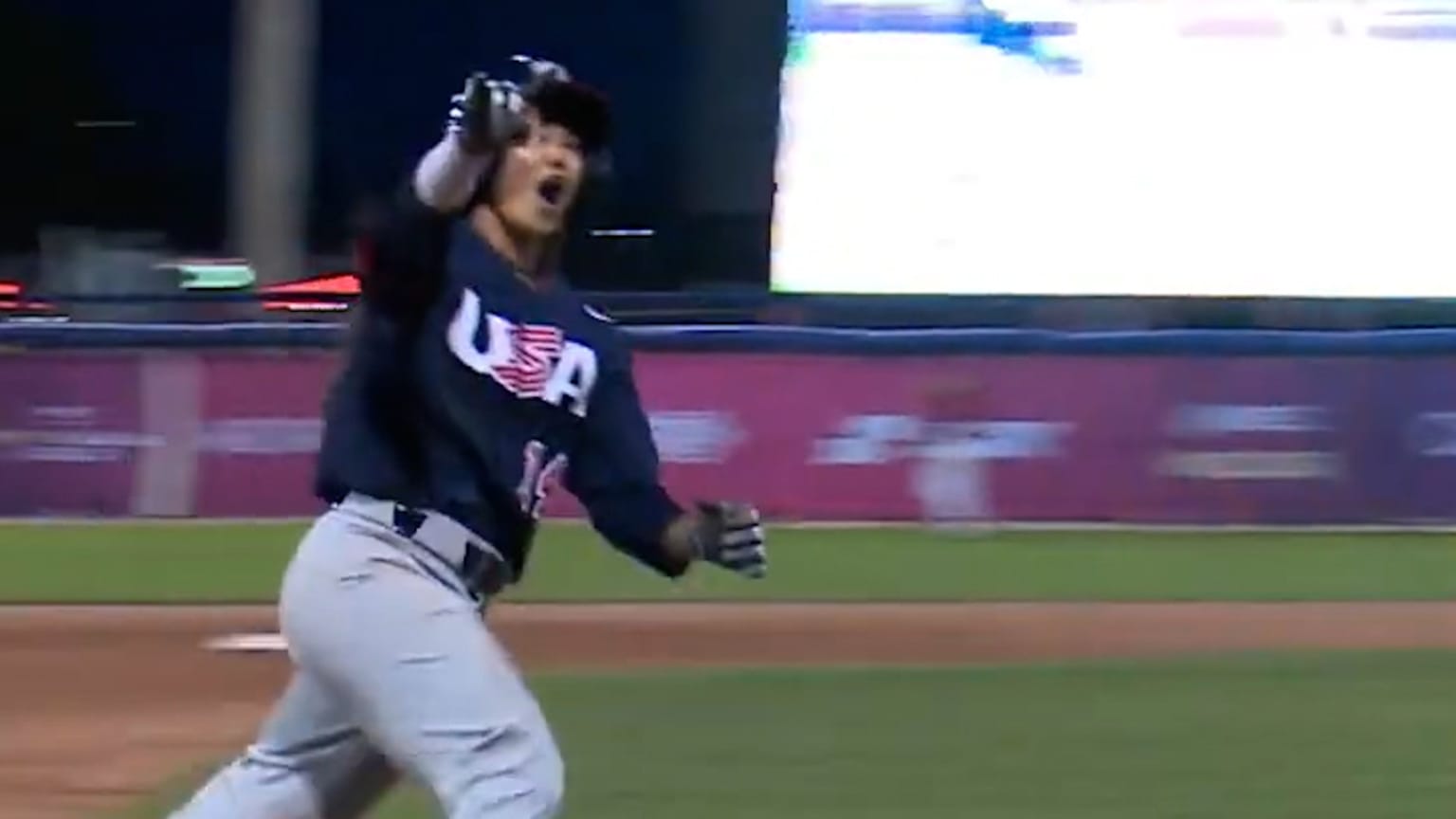 Kelsie Ann-Gamboa Whitmore's opposite field homer | 08/11/2023 | MLB.com