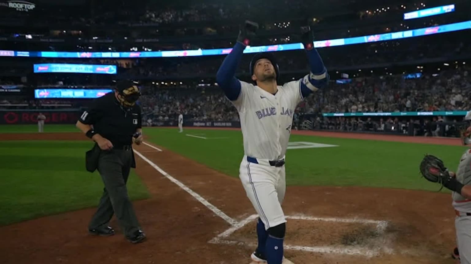 George Springer swats a solo home run to left field | 06/04/2024 ...