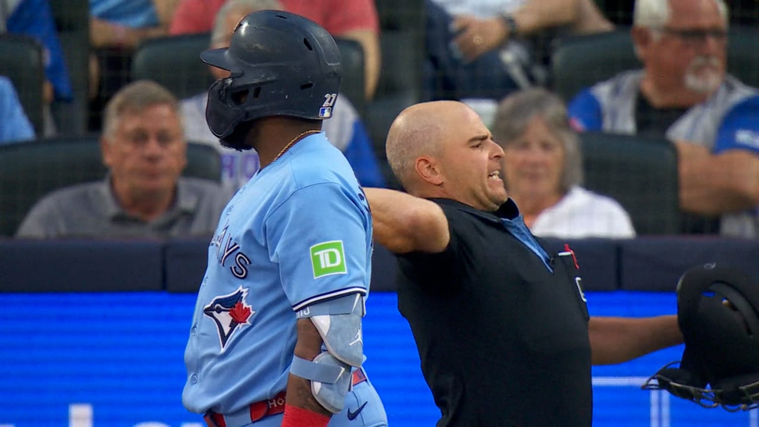 Blue Jays' hitting coach David Popkins is ejected | 06/08/2026 | MLB.com