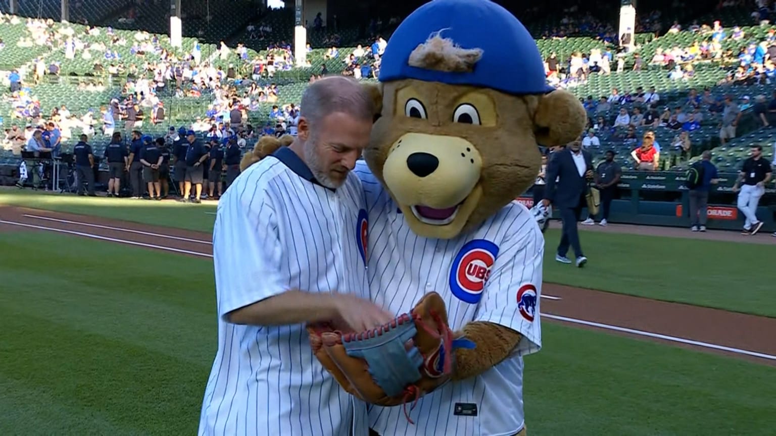 Ryan Dempster throws out the first pitch | 06/05/2024 | Chicago Cubs