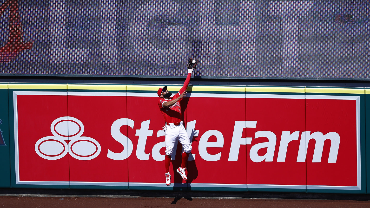 Jo Adell's home run robbery | 05/26/2024 | Los Angeles Angels