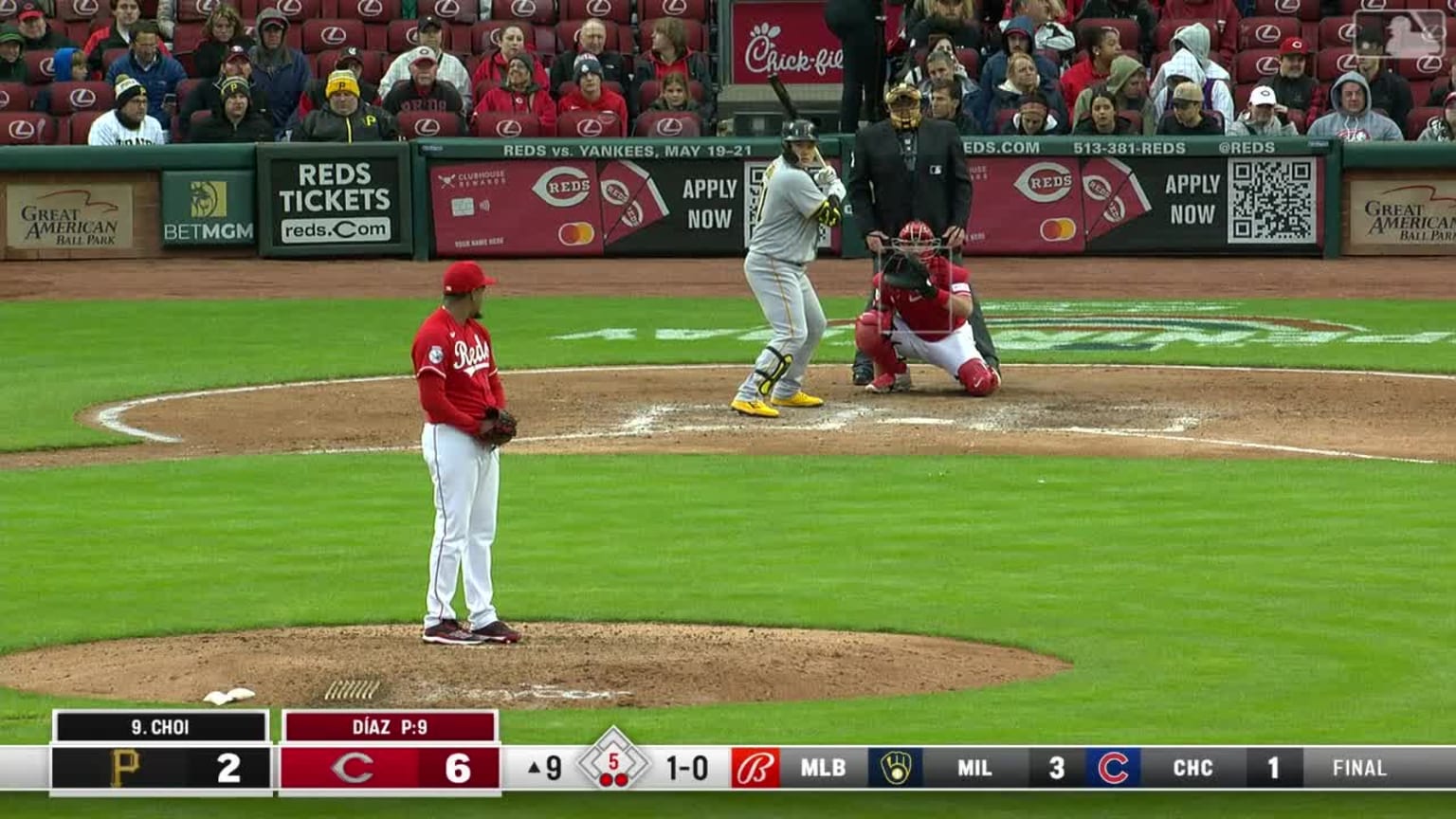 Alexis Díaz seals Reds 6-2 win | 04/01/2023 | Cincinnati Reds