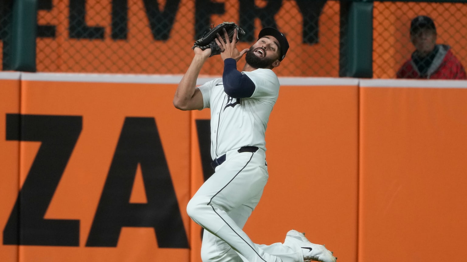 Riley Greene's smooth sliding catch | 10/07/2025 | Detroit Tigers
