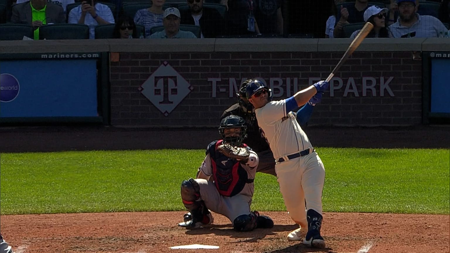 Ty France cranks a solo home run in the 7th inning | 08/28/2022 | MLB.com