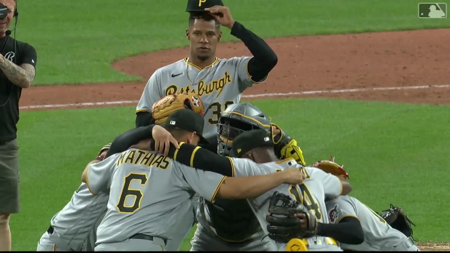 Dauri Moreta shuts the door in Pirates 5-0 win | 04/13/2023 ...