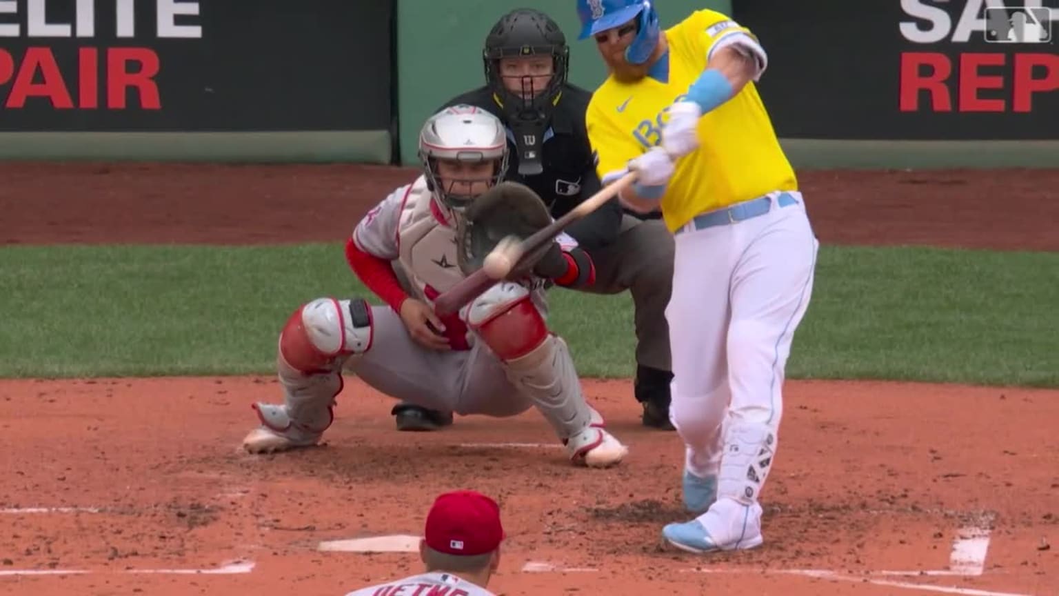 Justin Turner smashes a home run over the monster | 04/16/2023 | Boston ...