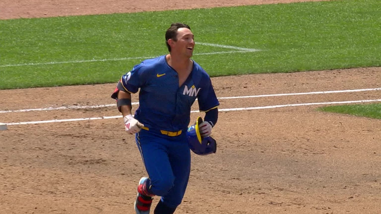 Brooks Lee's first MLB home run (1) | 07/06/2024 | MLB.com