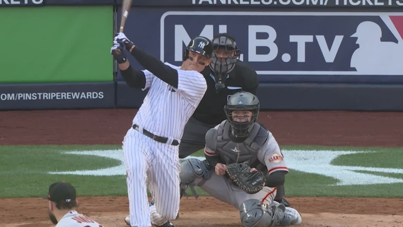 Anthony Rizzo wraps a double to right to tie the game | 04/01/2023 ...
