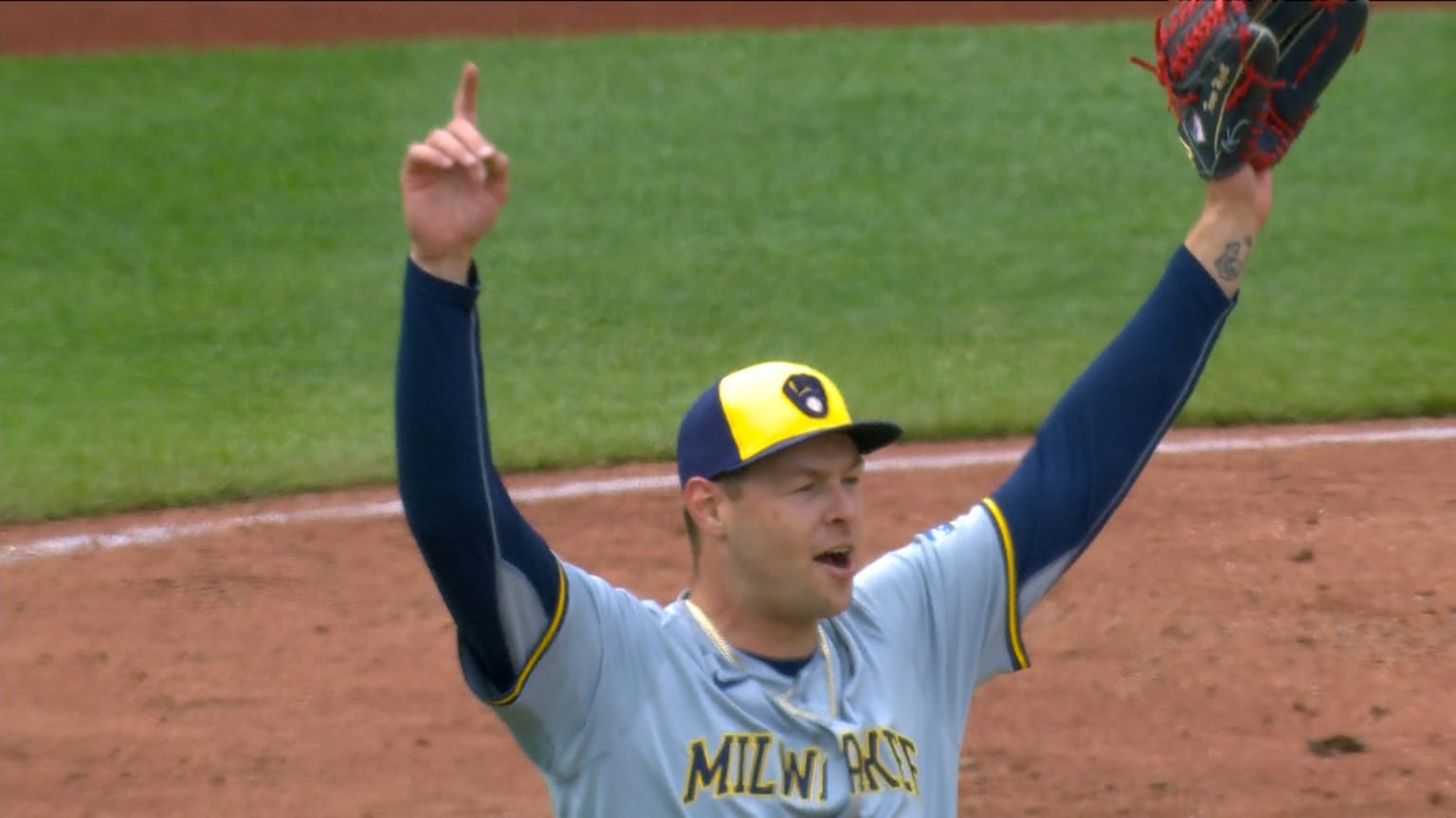 Trevor Megill induces flyout, seals win in 9th | 04/25/2024 | Milwaukee ...