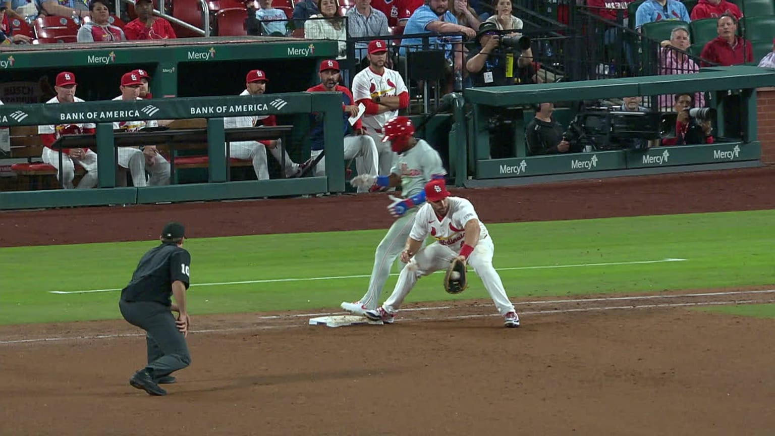 Johan Rojas singles after upheld call in the 9th | 04/08/2024 ...