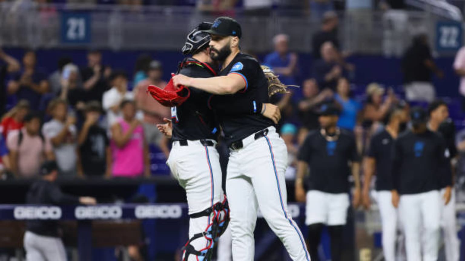 Tanner Scott secures win | 06/07/2024 | Miami Marlins