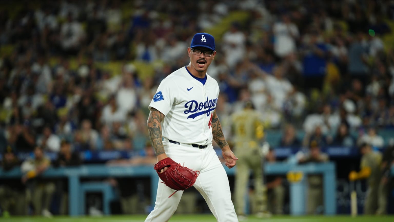 Anthony Banda escapes bases-loaded jam in 8th | 06/17/2025 | Los ...