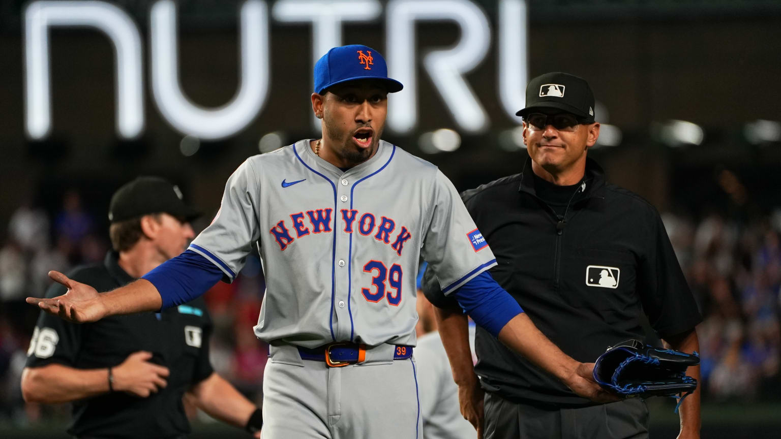 Edwin Díaz ejected before bottom of the 9th | 06/23/2024 | New York Mets