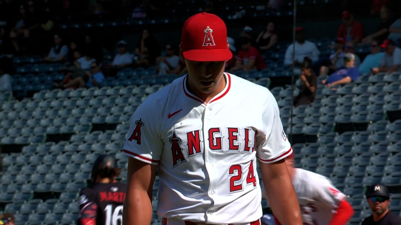 Robert Stephenson escapes jam, keeps game tied | 09/10/2025 | MLB.com