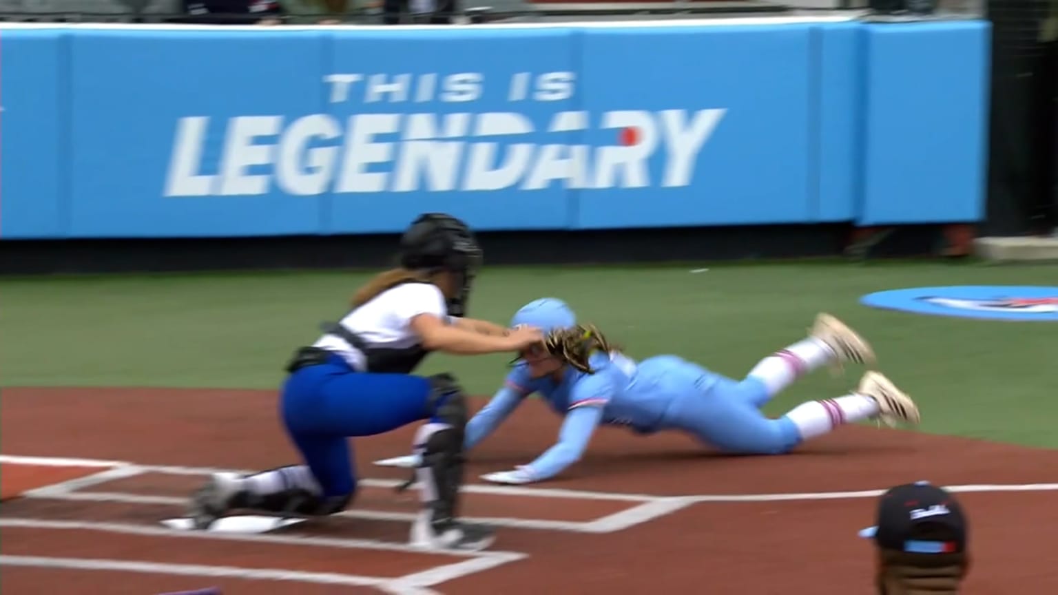 Chicago Bandits nab Kyleigh Sand at home | 06/14/2026 | MLB.com