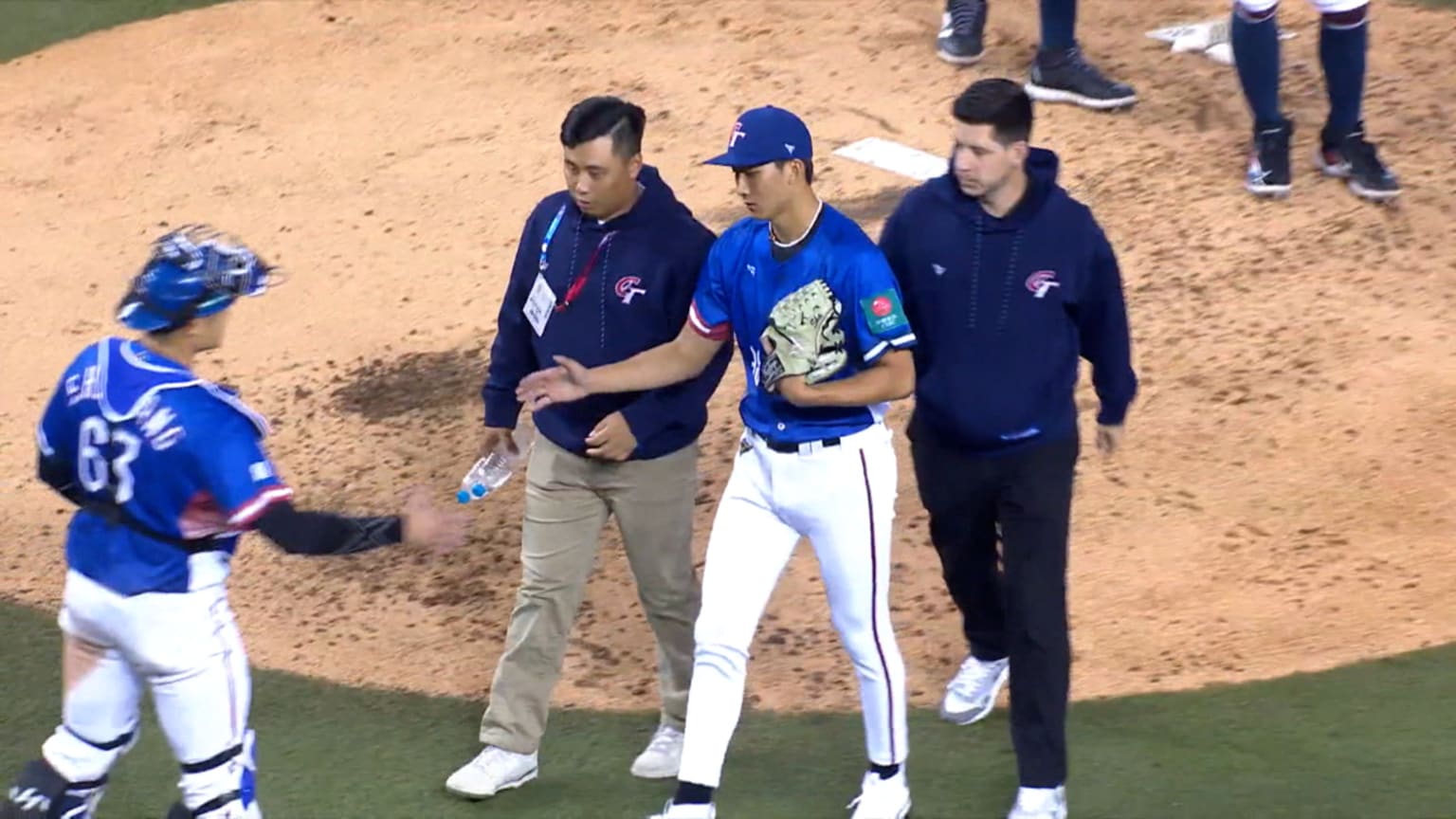Tzu-Chen Sha leaves game due to injury | 02/22/2025 | MLB.com